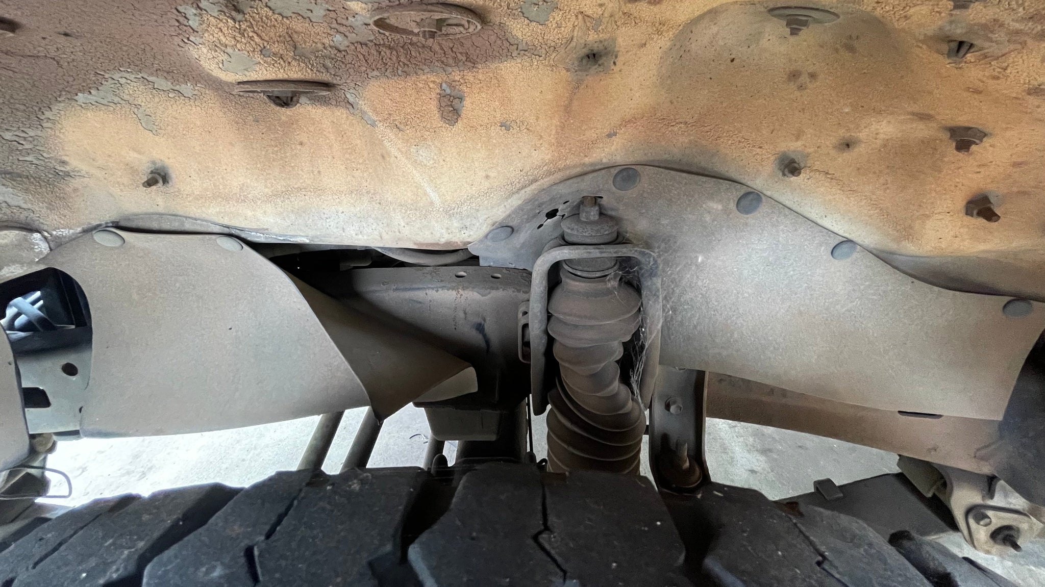 Genuine Toyota LandCruiser VDJ RH wheel arch cover – Complete ...